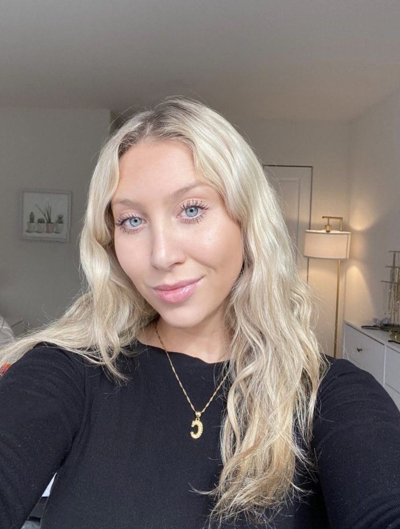 5 Fast Facts about social media creators Carly & Chloe – Teens Wanna Know