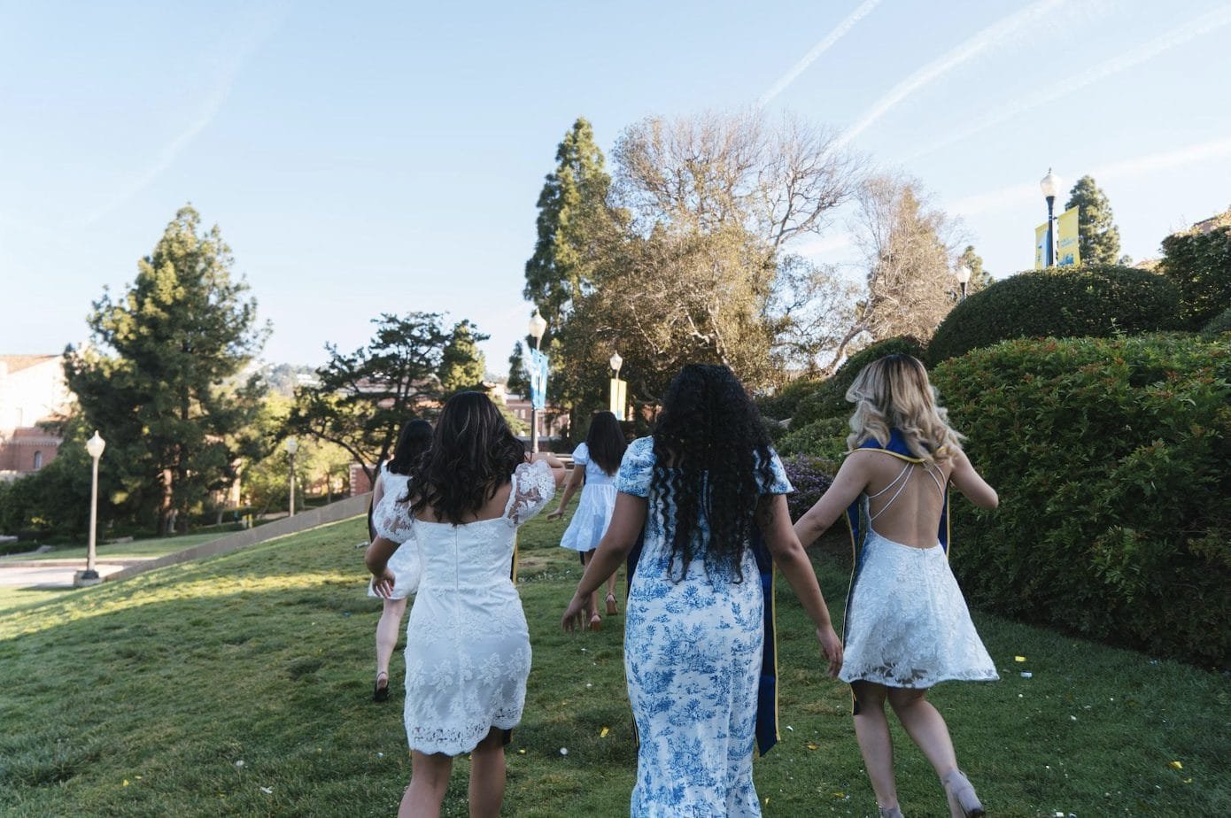 How To Dress for Your Graduation Ceremony – Teens Wanna Know